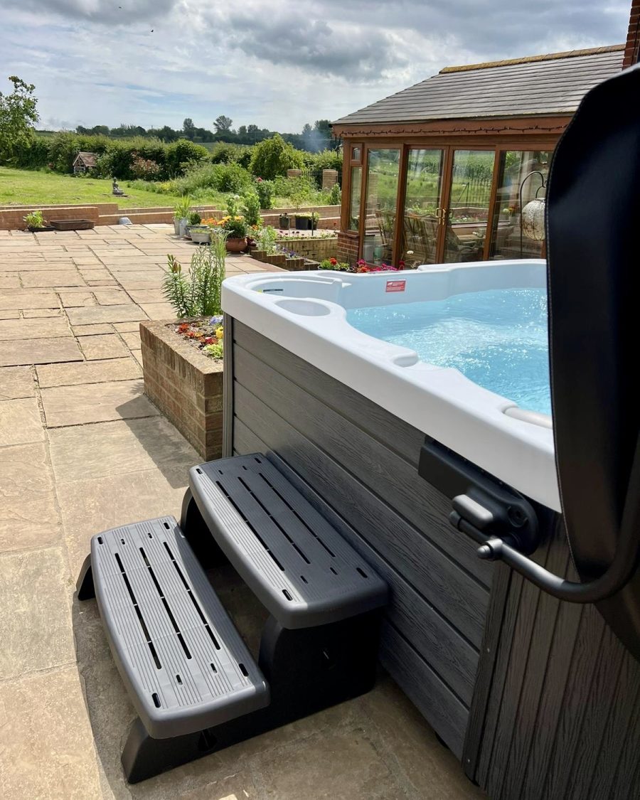 What is the Best Wellis Hot Tub Model?